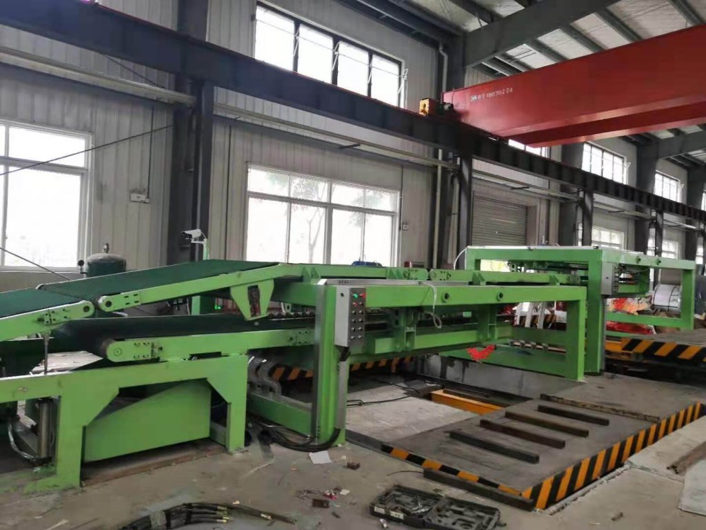 Slitting machine equipment using the flat knife slitting mode ...